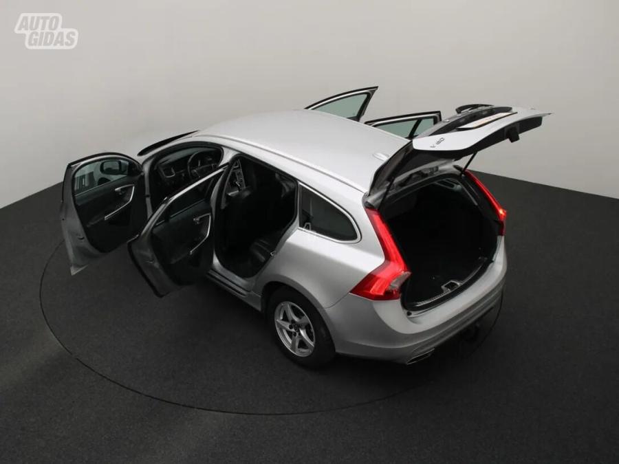 Grey Volvo V60 2016 in Vilnius, with an engine capacity of 2.00 L and mileage of 192 thousand km for 11499 €, photo 14 on AUTOMOTO.COM.LV