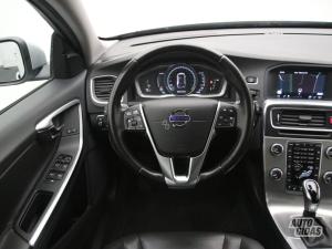 Grey Volvo V60 2016 in Vilnius, with an engine capacity of 2.00 L and mileage of 192 thousand km for 11499 €, photo 18 on AUTOMOTO.COM.LV