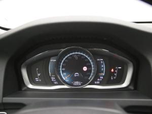 Grey Volvo V60 2016 in Vilnius, with an engine capacity of 2.00 L and mileage of 192 thousand km for 11499 €, photo 20 on AUTOMOTO.COM.LV