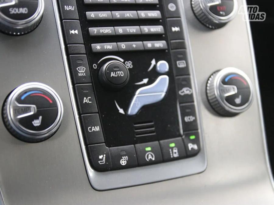 Grey Volvo V60 2016 in Vilnius, with an engine capacity of 2.00 L and mileage of 192 thousand km for 11499 €, photo 21 on AUTOMOTO.COM.LV
