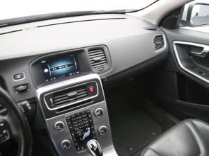 Grey Volvo V60 2016 in Vilnius, with an engine capacity of 2.00 L and mileage of 192 thousand km for 11499 €, photo 22 on AUTOMOTO.COM.LV