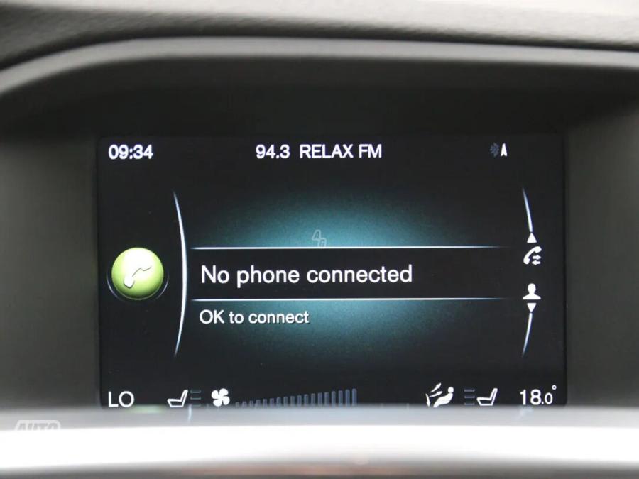 Grey Volvo V60 2016 in Vilnius, with an engine capacity of 2.00 L and mileage of 192 thousand km for 11499 €, photo 24 on AUTOMOTO.COM.LV