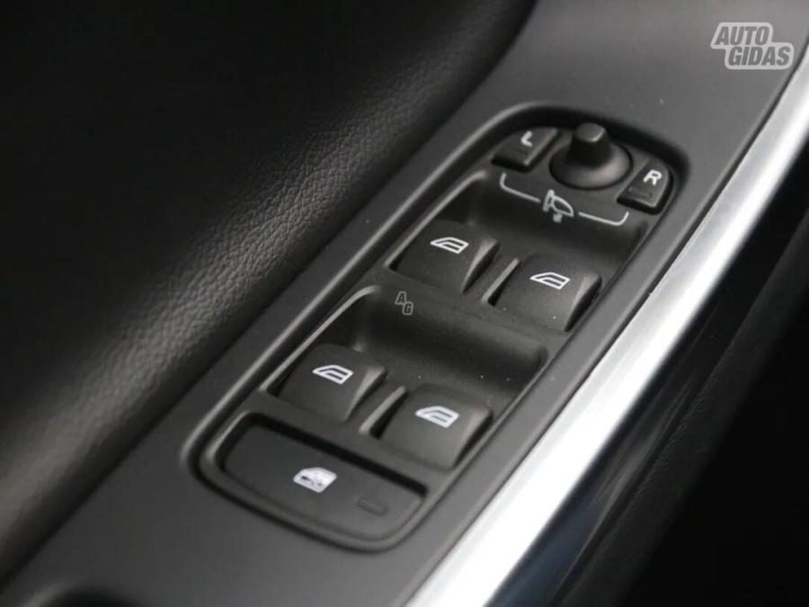 Grey Volvo V60 2016 in Vilnius, with an engine capacity of 2.00 L and mileage of 192 thousand km for 11499 €, photo 27 on AUTOMOTO.COM.LV