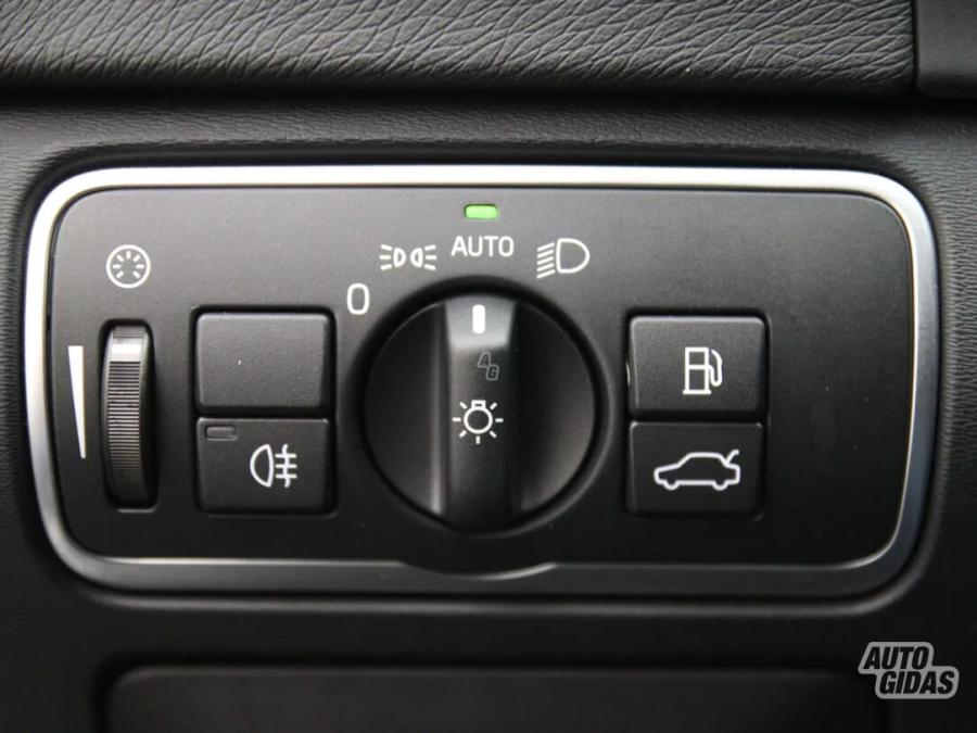 Grey Volvo V60 2016 in Vilnius, with an engine capacity of 2.00 L and mileage of 192 thousand km for 11499 €, photo 28 on AUTOMOTO.COM.LV