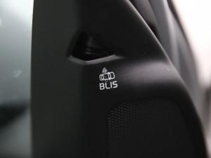 Grey Volvo V60 2016 in Vilnius, with an engine capacity of 2.00 L and mileage of 192 thousand km for 11499 €, photo 34 on AUTOMOTO.COM.LV