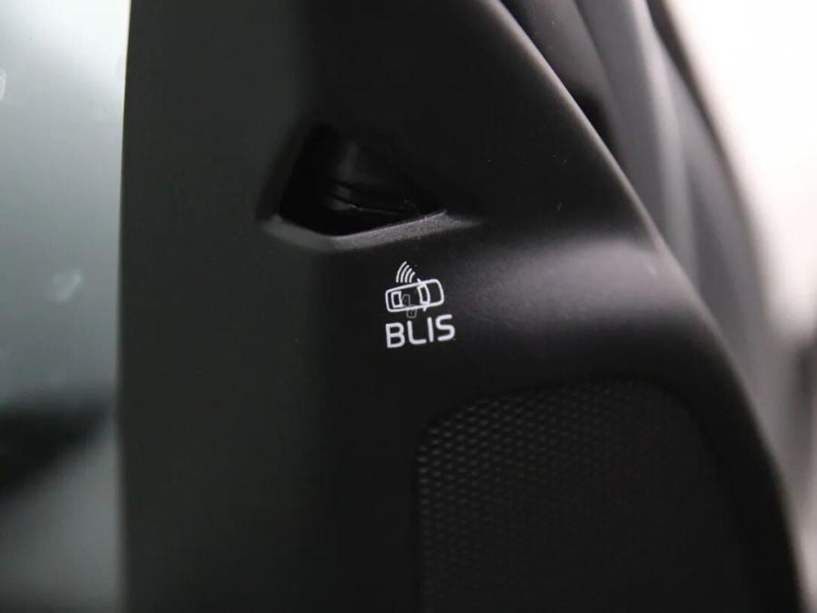 Grey Volvo V60 2016 in Vilnius, with an engine capacity of 2.00 L and mileage of 192 thousand km for 11499 €, photo 34 on AUTOMOTO.COM.LV