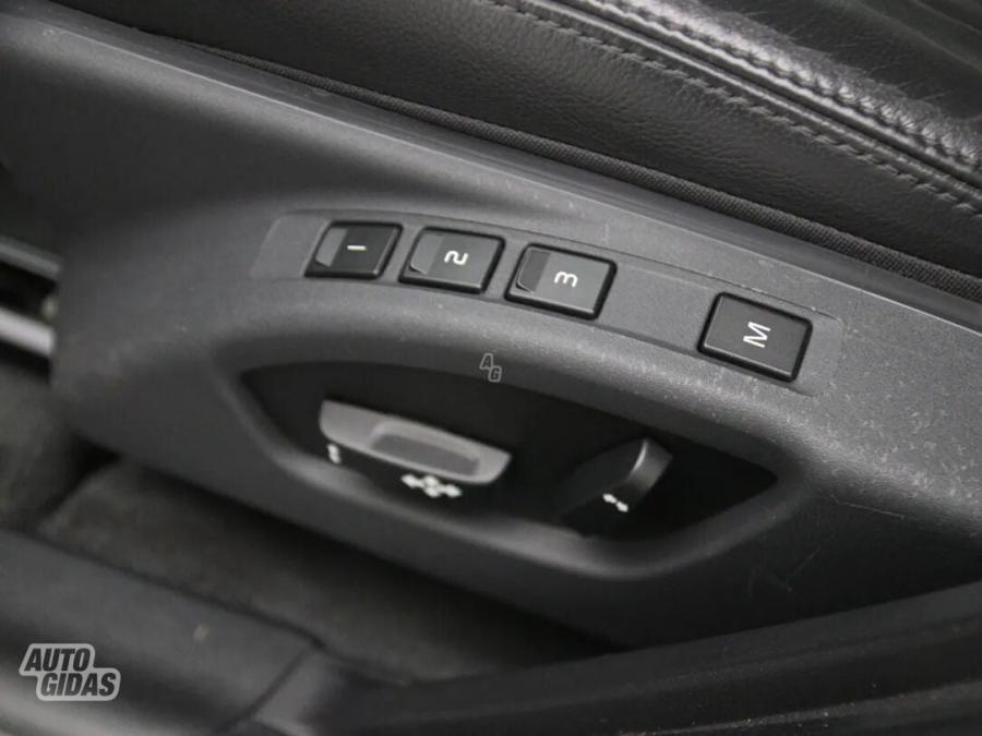 Grey Volvo V60 2016 in Vilnius, with an engine capacity of 2.00 L and mileage of 192 thousand km for 11499 €, photo 35 on AUTOMOTO.COM.LV