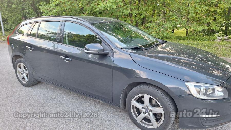 Pelēks Volvo V60 2016 Rakvere, ar dzinēja tilpumu 2.00 L un nobraukumu 275 tūkst. km par 7500 €, foto 5 vietnē AUTOMOTO.COM.LV