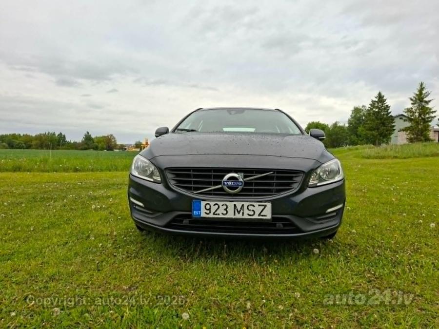 Pelēks Volvo V60 2016 Rakvere, ar dzinēja tilpumu 2.00 L un nobraukumu 275 tūkst. km par 7500 €, foto 6 vietnē AUTOMOTO.COM.LV