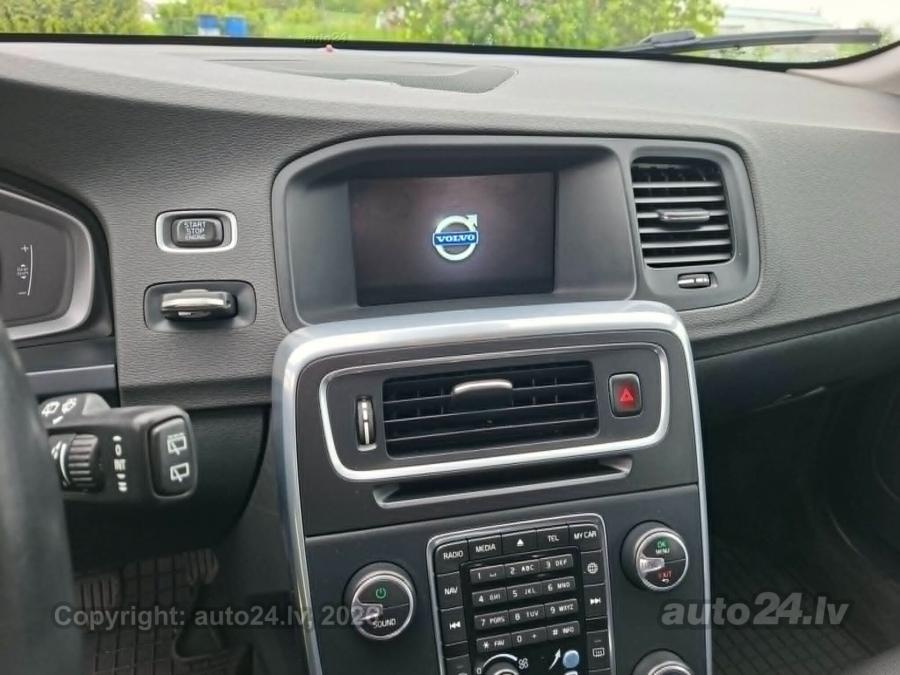 Pelēks Volvo V60 2016 Rakvere, ar dzinēja tilpumu 2.00 L un nobraukumu 275 tūkst. km par 7500 €, foto 8 vietnē AUTOMOTO.COM.LV