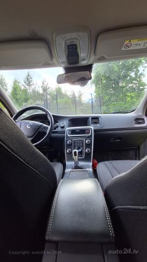 Pelēks Volvo V60 2016 Rakvere, ar dzinēja tilpumu 2.00 L un nobraukumu 275 tūkst. km par 7500 €, foto 10 vietnē AUTOMOTO.COM.LV