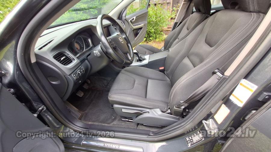 Pelēks Volvo V60 2016 Rakvere, ar dzinēja tilpumu 2.00 L un nobraukumu 275 tūkst. km par 7500 €, foto 11 vietnē AUTOMOTO.COM.LV