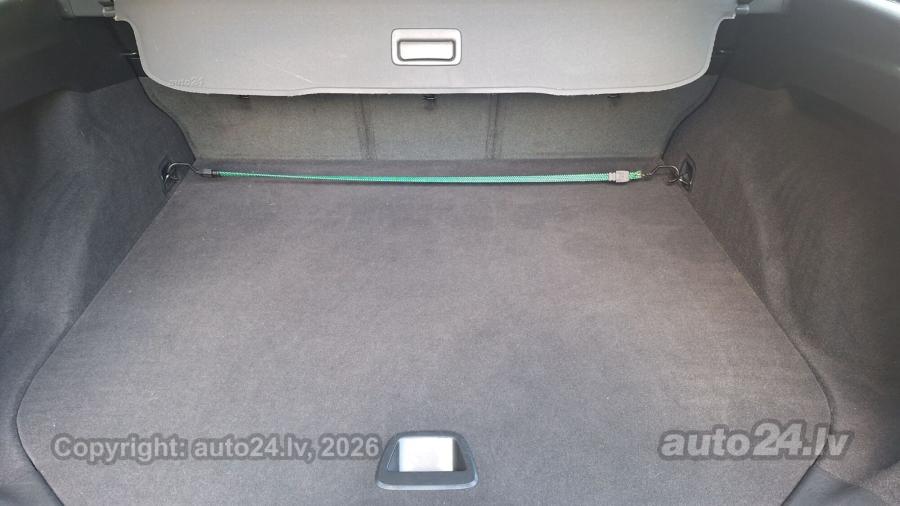 Pelēks Volvo V60 2016 Rakvere, ar dzinēja tilpumu 2.00 L un nobraukumu 275 tūkst. km par 7500 €, foto 17 vietnē AUTOMOTO.COM.LV