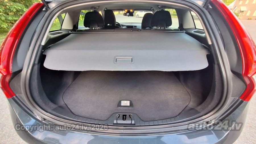 Pelēks Volvo V60 2016 Rakvere, ar dzinēja tilpumu 2.00 L un nobraukumu 275 tūkst. km par 7500 €, foto 18 vietnē AUTOMOTO.COM.LV