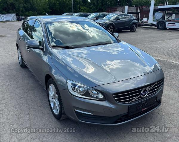 Pelēks Volvo V60 2016 Tallina, ar dzinēja tilpumu 2.00 L un nobraukumu 230 tūkst. km par 7480 €, foto 3 vietnē AUTOMOTO.COM.LV