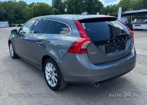Grey Volvo V60 2016 in Tallinn, with an engine capacity of 2.00 L and mileage of 230 thousand km for 7480 €, photo 5 on AUTOMOTO.COM.LV