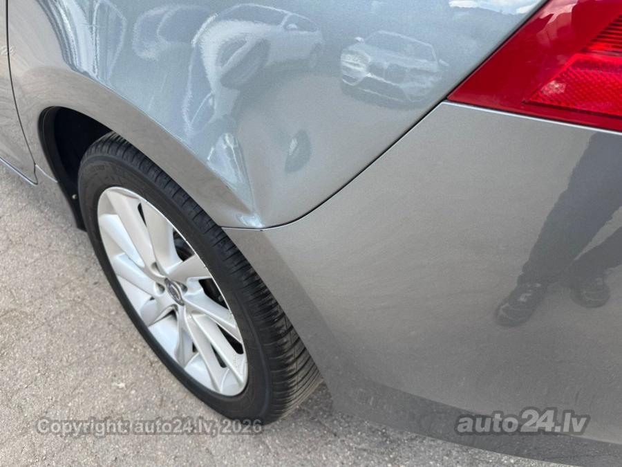 Grey Volvo V60 2016 in Tallinn, with an engine capacity of 2.00 L and mileage of 230 thousand km for 7480 €, photo 7 on AUTOMOTO.COM.LV