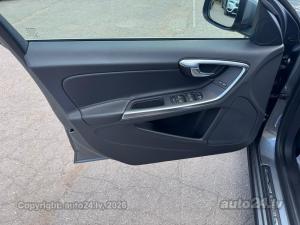 Grey Volvo V60 2016 in Tallinn, with an engine capacity of 2.00 L and mileage of 230 thousand km for 7480 €, photo 9 on AUTOMOTO.COM.LV