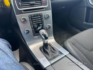 Grey Volvo V60 2016 in Tallinn, with an engine capacity of 2.00 L and mileage of 230 thousand km for 7480 €, photo 11 on AUTOMOTO.COM.LV
