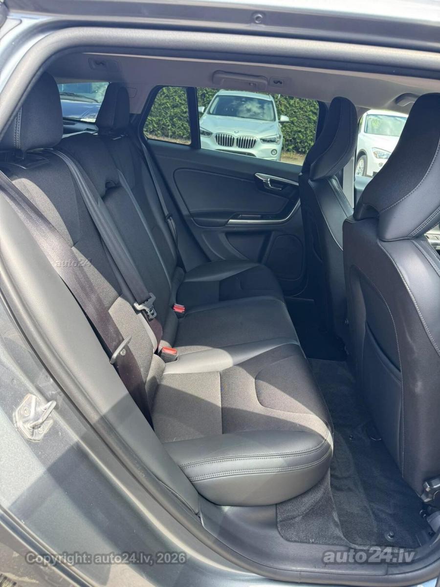 Grey Volvo V60 2016 in Tallinn, with an engine capacity of 2.00 L and mileage of 230 thousand km for 7480 €, photo 12 on AUTOMOTO.COM.LV