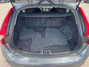Grey Volvo V60 2016 in Tallinn, with an engine capacity of 2.00 L and mileage of 230 thousand km for 7480 €, photo 13 on AUTOMOTO.COM.LV
