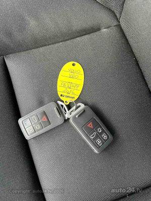 Grey Volvo V60 2016 in Tallinn, with an engine capacity of 2.00 L and mileage of 230 thousand km for 7480 €, photo 16 on AUTOMOTO.COM.LV