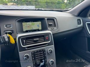 Grey Volvo V60 2016 in Tallinn, with an engine capacity of 2.00 L and mileage of 230 thousand km for 7480 €, photo 17 on AUTOMOTO.COM.LV