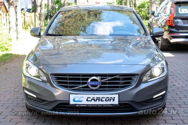 Grey Volvo V60 2016 in Tallinn, with an engine capacity of 2.00 L and mileage of 199 thousand km for 9790 €, photo 5 on AUTOMOTO.COM.LV