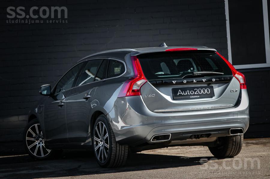 Pelēks Volvo V60 2016 Tukums, ar dzinēja tilpumu 2.40 L un nobraukumu 132 tūkst. km par 15490 €, foto 5 vietnē AUTOMOTO.COM.LV