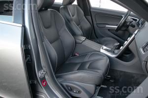 Pelēks Volvo V60 2016 Tukums, ar dzinēja tilpumu 2.40 L un nobraukumu 132 tūkst. km par 15490 €, foto 11 vietnē AUTOMOTO.COM.LV