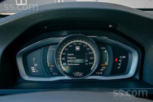Pelēks Volvo V60 2016 Tukums, ar dzinēja tilpumu 2.40 L un nobraukumu 132 tūkst. km par 15490 €, foto 19 vietnē AUTOMOTO.COM.LV