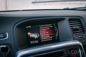 Pelēks Volvo V60 2016 Tukums, ar dzinēja tilpumu 2.40 L un nobraukumu 132 tūkst. km par 15490 €, foto 25 vietnē AUTOMOTO.COM.LV