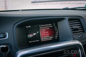 Pelēks Volvo V60 2016 Tukums, ar dzinēja tilpumu 2.40 L un nobraukumu 132 tūkst. km par 15490 €, foto 26 vietnē AUTOMOTO.COM.LV