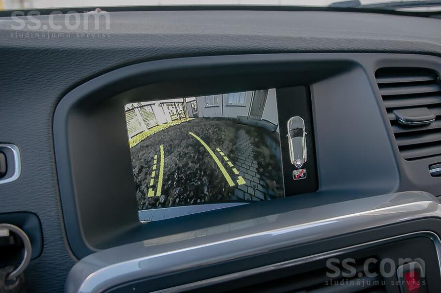 Pelēks Volvo V60 2016 Tukums, ar dzinēja tilpumu 2.40 L un nobraukumu 132 tūkst. km par 15490 €, foto 29 vietnē AUTOMOTO.COM.LV