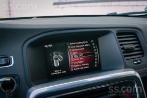 Pelēks Volvo V60 2016 Tukums, ar dzinēja tilpumu 2.40 L un nobraukumu 132 tūkst. km par 15490 €, foto 30 vietnē AUTOMOTO.COM.LV
