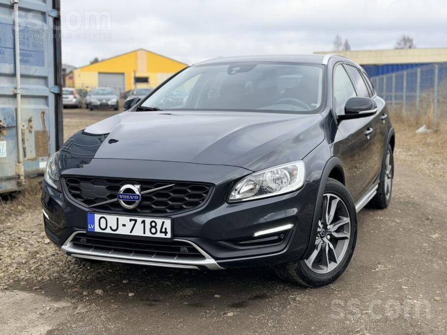 Pelēks Volvo V60 2016 Rīga, ar dzinēja tilpumu 2.00 L un nobraukumu 256 tūkst. km par 10995 €, foto 4 vietnē AUTOMOTO.COM.LV