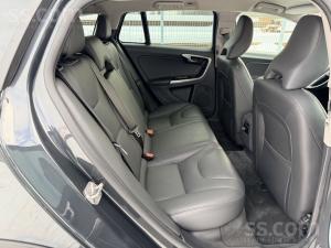 Pelēks Volvo V60 2016 Rīga, ar dzinēja tilpumu 2.00 L un nobraukumu 256 tūkst. km par 10995 €, foto 16 vietnē AUTOMOTO.COM.LV