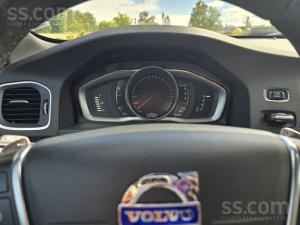 Grey Volvo V60 2016 in Bauska, with an engine capacity of 2.00 L and mileage of 308 thousand km for 8200 €, photo 9 on AUTOMOTO.COM.LV