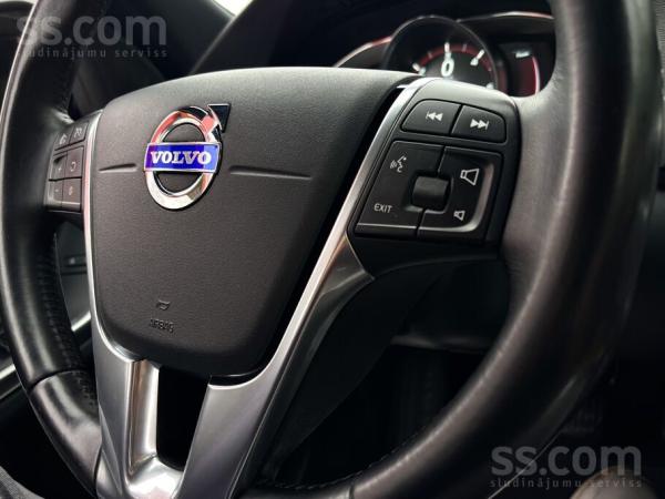 Grey Volvo V60 2016 in Riga, with an engine capacity of 2.00 L and mileage of 277 thousand km for 10400 €, photo 10 on AUTOMOTO.COM.LV