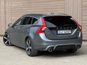 Grey Volvo V60 2016 in Jelgava, with an engine capacity of 2.00 L and mileage of 267 thousand km for 10990 €, photo 5 on AUTOMOTO.COM.LV