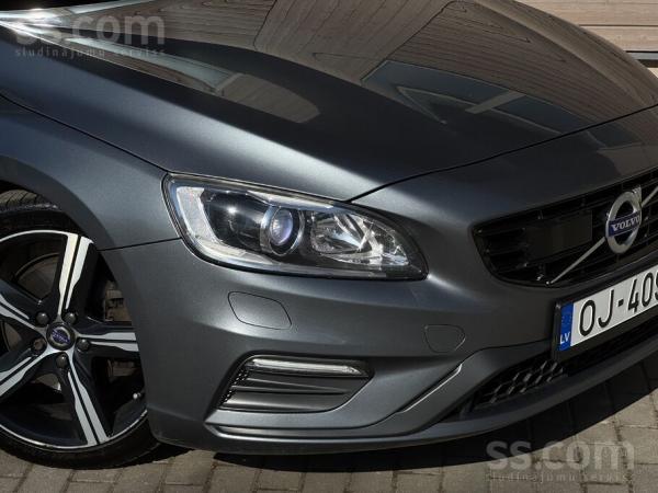 Pelēks Volvo V60 2016 Jelgava, ar dzinēja tilpumu 2.00 L un nobraukumu 267 tūkst. km par 10990 €, foto 5 vietnē AUTOMOTO.COM.LV