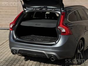 Grey Volvo V60 2016 in Jelgava, with an engine capacity of 2.00 L and mileage of 267 thousand km for 10990 €, photo 7 on AUTOMOTO.COM.LV