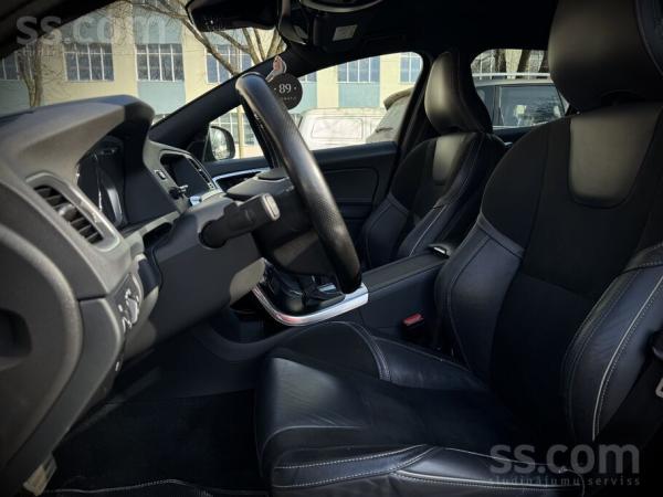 Pelēks Volvo V60 2016 Jelgava, ar dzinēja tilpumu 2.00 L un nobraukumu 267 tūkst. km par 10990 €, foto 7 vietnē AUTOMOTO.COM.LV