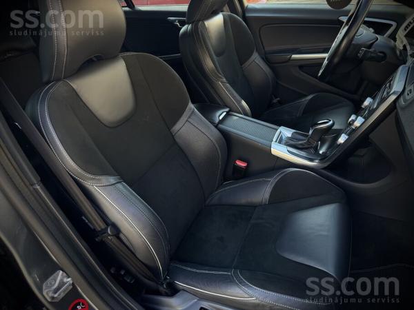 Pelēks Volvo V60 2016 Jelgava, ar dzinēja tilpumu 2.00 L un nobraukumu 267 tūkst. km par 10990 €, foto 8 vietnē AUTOMOTO.COM.LV