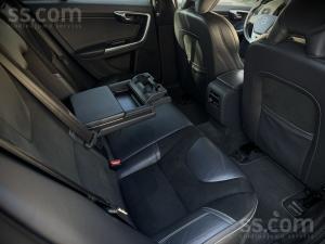 Grey Volvo V60 2016 in Jelgava, with an engine capacity of 2.00 L and mileage of 267 thousand km for 10990 €, photo 10 on AUTOMOTO.COM.LV