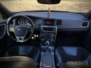 Grey Volvo V60 2016 in Jelgava, with an engine capacity of 2.00 L and mileage of 267 thousand km for 10990 €, photo 13 on AUTOMOTO.COM.LV