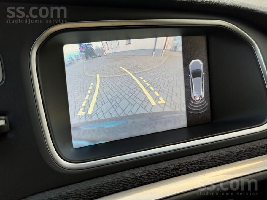 Grey Volvo V60 2016 in Jelgava, with an engine capacity of 2.00 L and mileage of 267 thousand km for 10990 €, photo 26 on AUTOMOTO.COM.LV