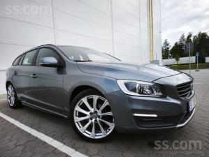 Grey Volvo V60 2016 in Riga, with an engine capacity of 2.00 L and mileage of 0 thousand km for 8300 €, photo 4 on AUTOMOTO.COM.LV