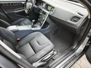 Grey Volvo V60 2016 in Riga, with an engine capacity of 2.00 L and mileage of 0 thousand km for 8300 €, photo 10 on AUTOMOTO.COM.LV