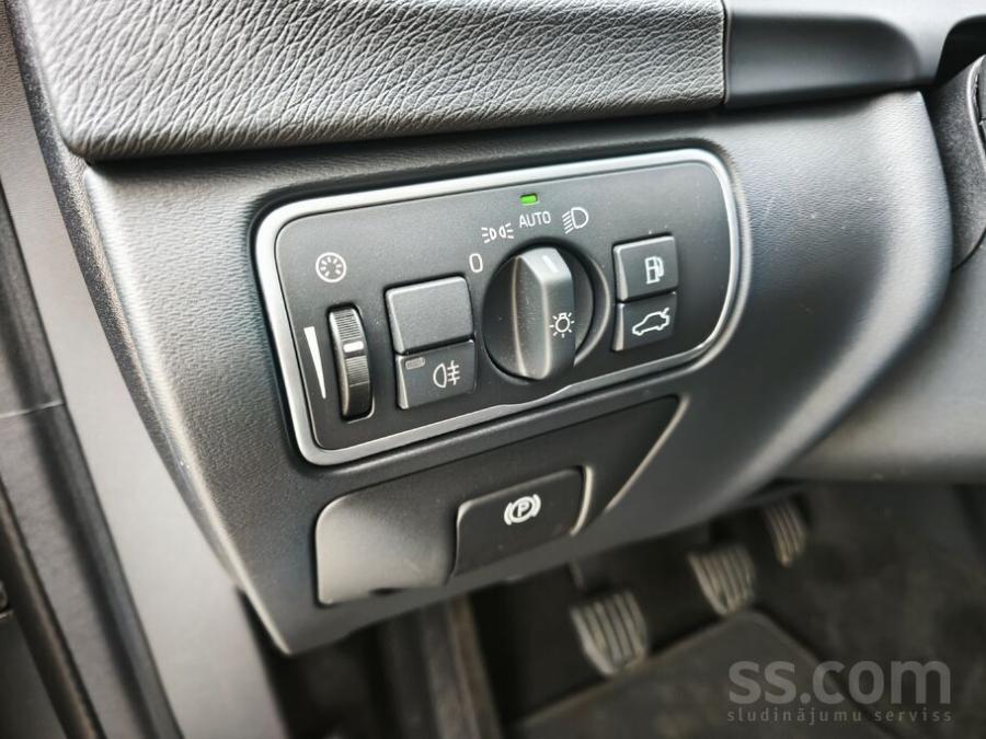 Grey Volvo V60 2016 in Riga, with an engine capacity of 2.00 L and mileage of 0 thousand km for 8300 €, photo 14 on AUTOMOTO.COM.LV